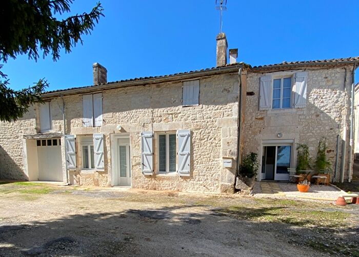 Maison à vendre - Charras - 7 pièces - 3 chambres