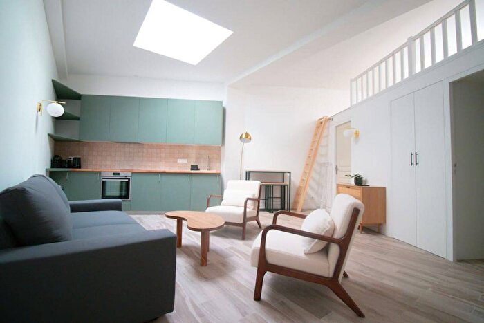 Appartement à louer - Léon-Blum Folie-Regnault, Paris ème arrondissement - 2 pièces - 1 chambre