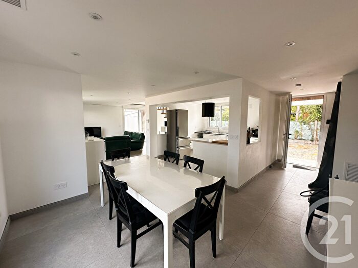 Maison à louer - Saint-Médard-en-Jalles, Caupian, Cérillan, Hastignan, Issac - 7 pièces - 5 chambres