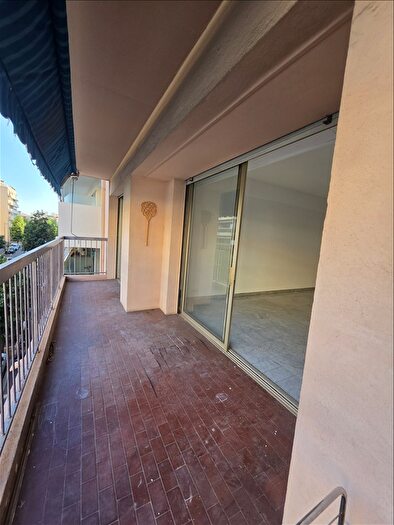 Antibes, Juan-les-Pins, Le Cap : Appartement 4 pièces à louer