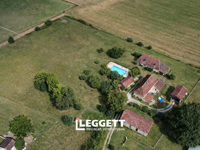 Maison 20 pièces à Saint-Agne, à vendre