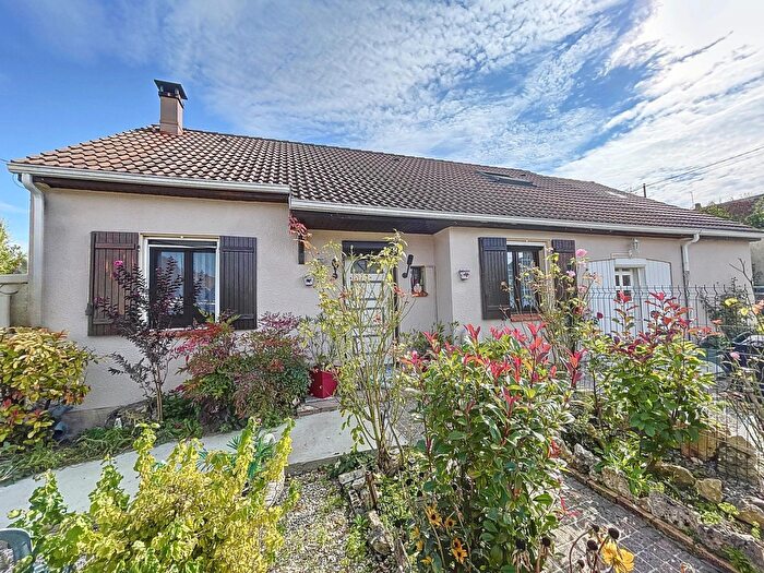 Maison 5 pièces à Sainte-Colombe, à vendre