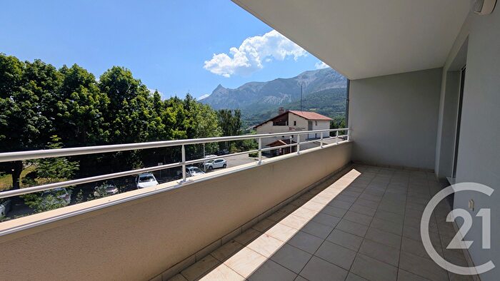 Saint-Bonnet-en-Champsaur : Appartement 4 pièces à louer