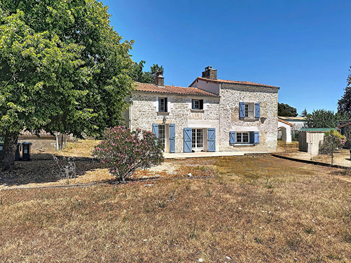 Maison 7 pièces à Chauray, à vendre