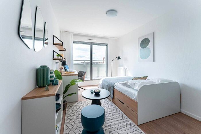 Appartement à louer - Rosiers-Lorieux, Puteaux - 1 pièce