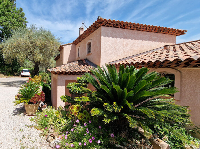 Maison à vendre - Cuers - 5 pièces - 6 chambres