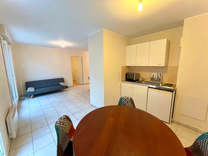 Appartement à louer - Nord Est, Saint-Martin-le-Vinoux - 2 pièces - 1 chambre