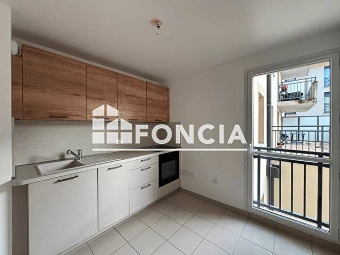 Appartement à louer - Bernon-Bellenoue-Centre, Épernay - 2 pièces - 1 chambre