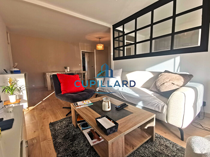 Appartement à vendre - Riorges - 5 pièces - 3 chambres