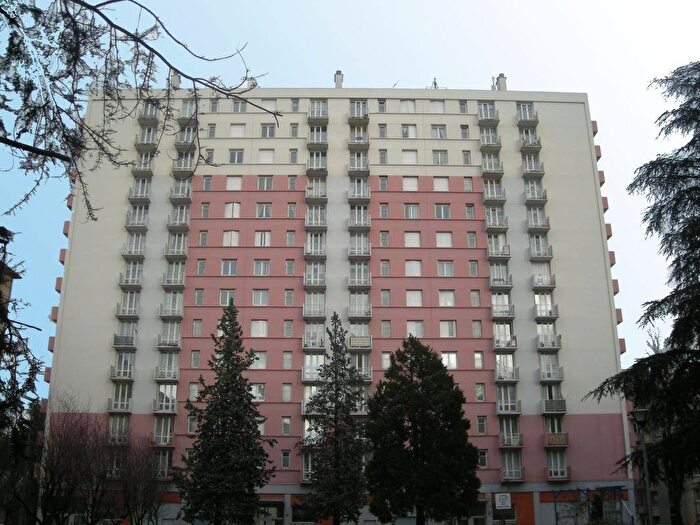 Appartement à louer - Centre Ville-Chavanne-Hypercentre, Saint-Chamond - 4 pièces - 3 chambres