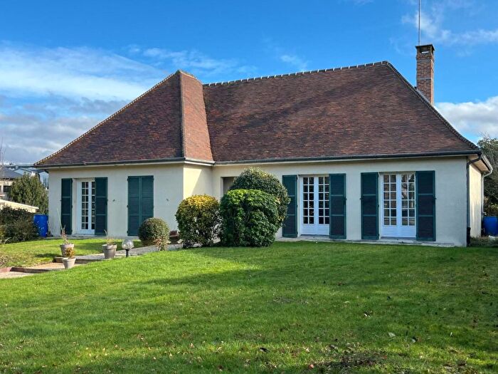 Maison à vendre - Crépy-en-Valois - 7 pièces - 5 chambres