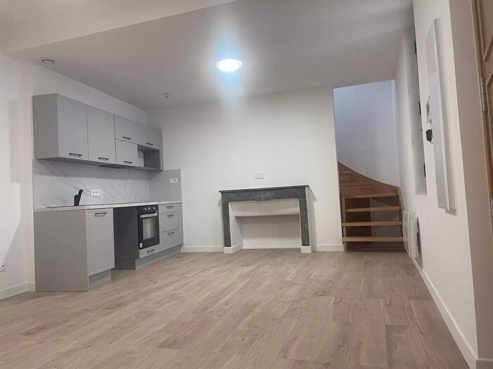 Appartement à louer - Nîmes - 3 pièces - 2 chambres