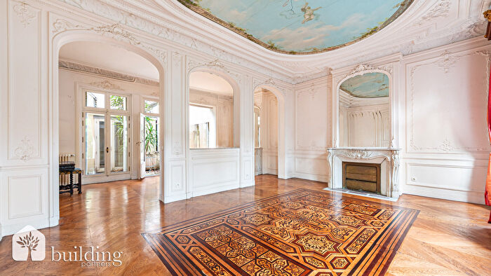 Appartement à vendre - Paris e , La Fourche, Guy Moquet - 7 pièces - 4 chambres