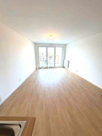 Nord Est, Champagne-sur-Seine : Appartement 3 pièces à louer