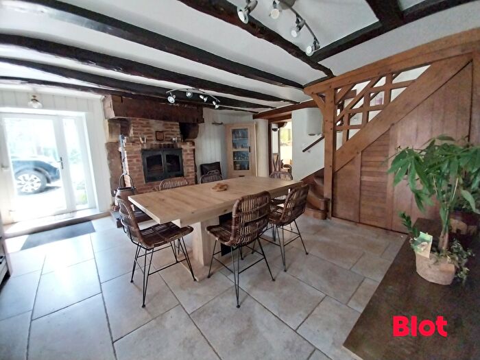 Maison à vendre - Lanhélin - 5 pièces - 4 chambres