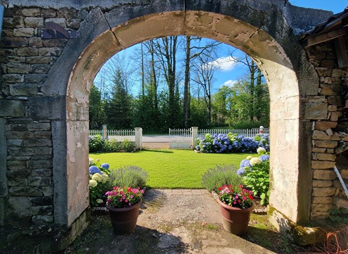 Maison à vendre - Hautmougey - 5 pièces - 3 chambres