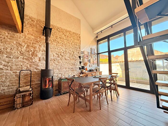 Maison 7 pièces à Bonnencontre, à vendre