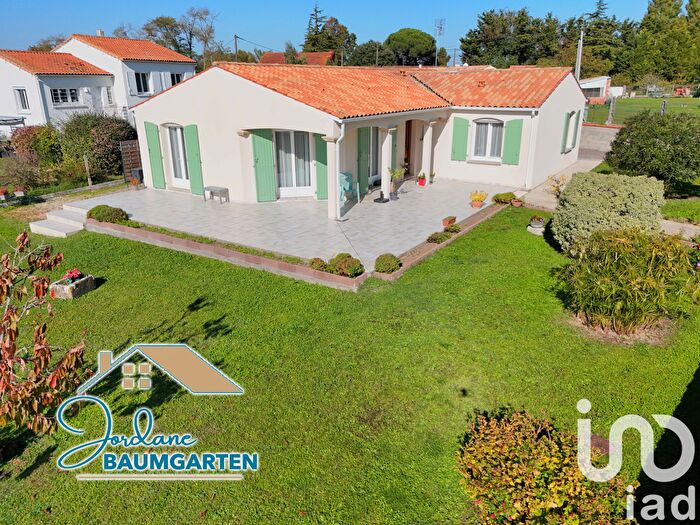 Maison à vendre - Saint-Just-Luzac - 4 pièces - 3 chambres