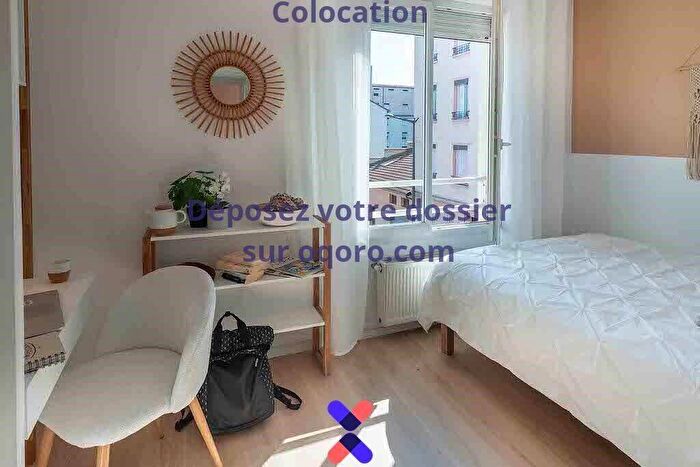 Appartement à louer - Claveliere-Malletiere, Oullins - 5 pièces - 4 chambres