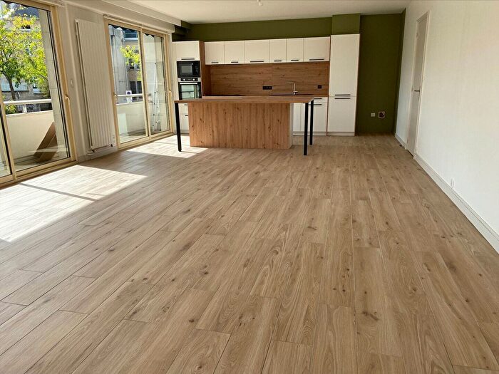 Appartement à louer - Centre Ville, Niort - 4 pièces - 3 chambres