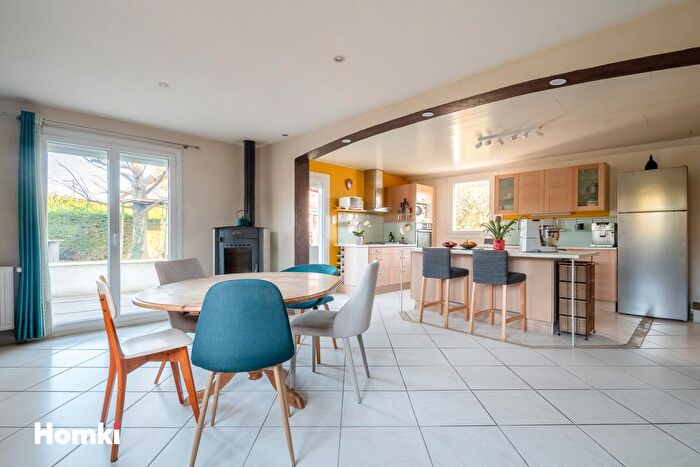 Maison 6 pièces à Saint-Symphorien-dOzon, à vendre