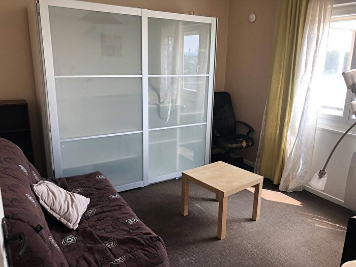 Appartement à louer - Maison Blanche-Wilson, Reims - 1 pièce