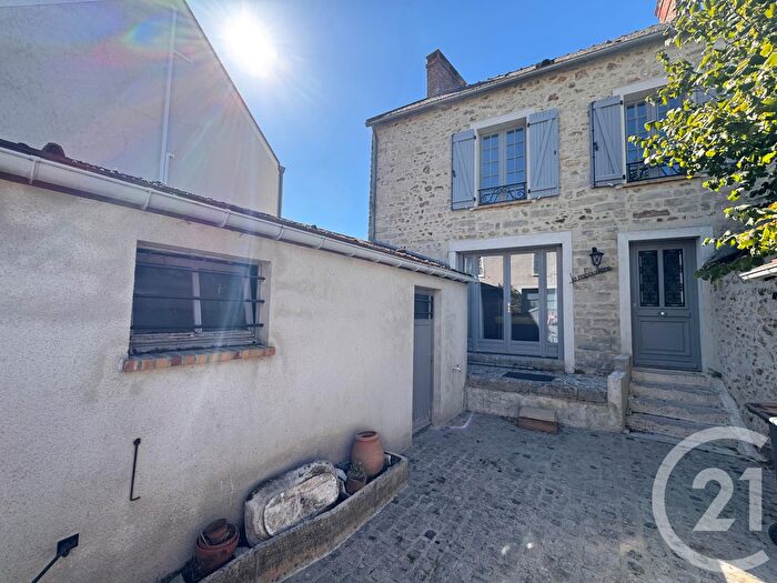 Maison 4 pièces à louer à Fleury-en-Bière