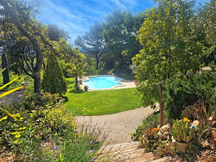 Maison à vendre - Jouques - 3 pièces - 2 chambres