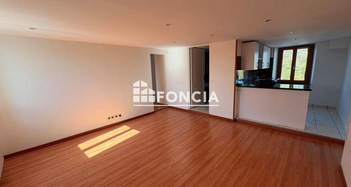 Leclerc-Verdun Nord Est, Brie-Comte-Robert : Appartement 3 pièces à louer