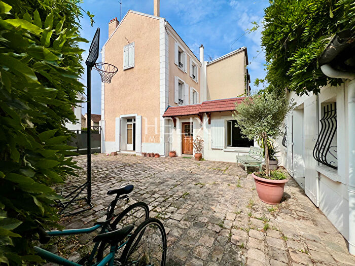 Croissy-sur-Seine : Maison 8 pièces à louer