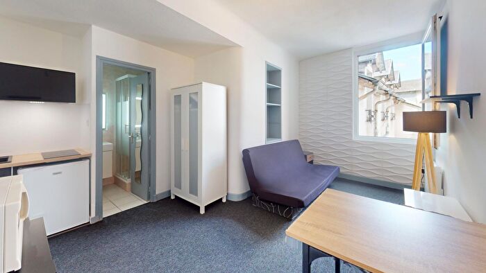 Appartement 1 pièce à Rodez, Centre historique, Vieux-Rodez, à louer