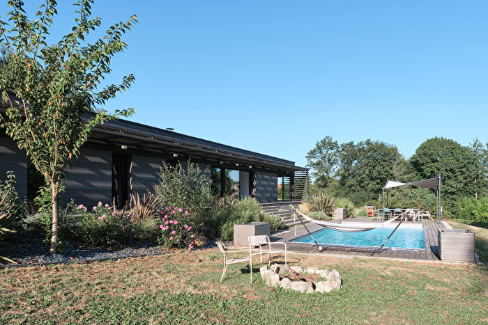 Saint-Yrieix-la-Perche - Maison 6 pièces à vendre