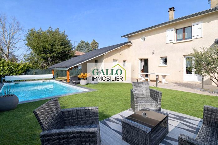 Maison 7 pièces à Heyrieux, à vendre