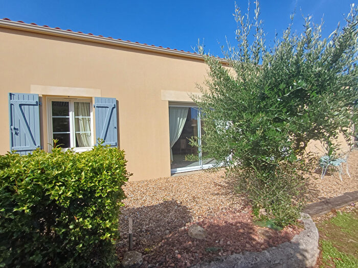 Maison à vendre - Fontaines - 5 pièces - 3 chambres