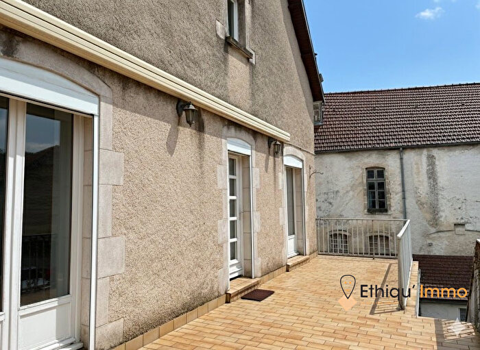 Appartement à louer - Arc-en-Barrois - 5 pièces - 4 chambres