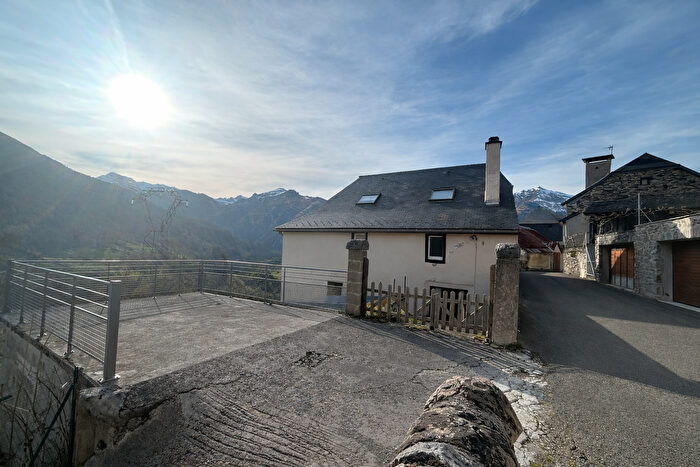 Maison 8 pièces à vendre à Eaux-Bonnes