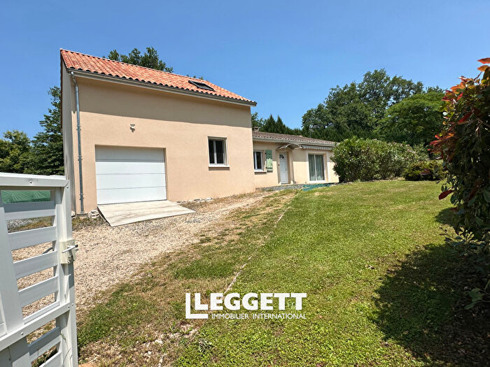 Maison à vendre - Génis - 7 pièces - 5 chambres