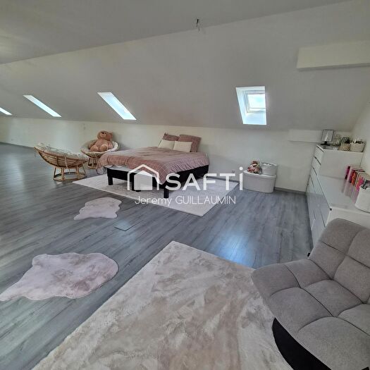 Maison à vendre - Saint-Pourçain-sur-Sioule - 5 pièces - 3 chambres