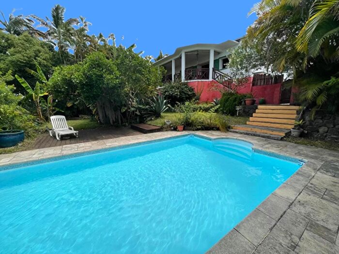 Maison à vendre - Le Tampon, Centre-ville - 6 pièces - 4 chambres