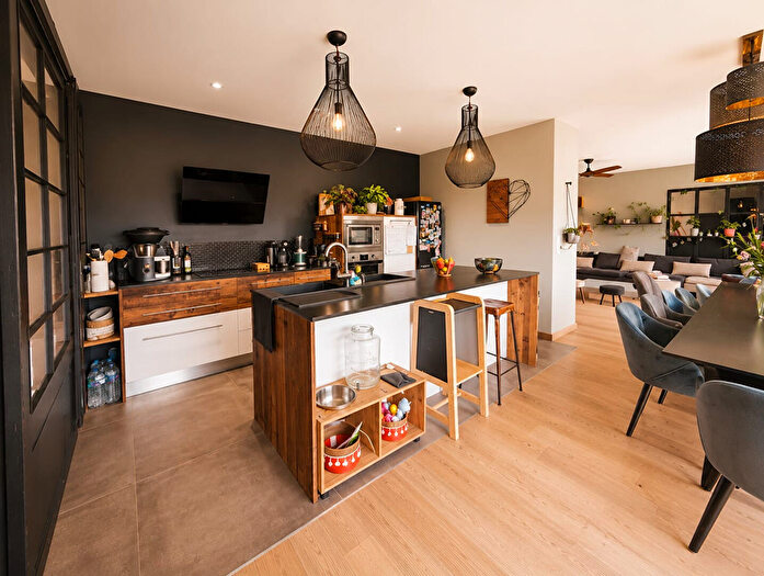 Maisons à vendre et appartements à louer - 3