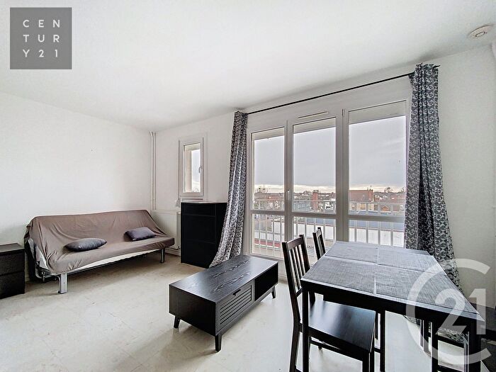 Appartement à louer - Saint-Julien-les-Villas - 1 pièce