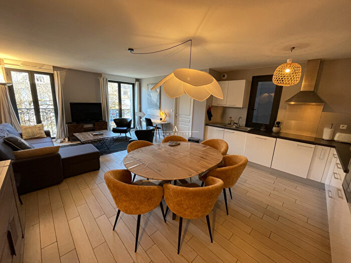 Appartement à vendre - Bagnères-de-Luchon - 5 pièces - 3 chambres