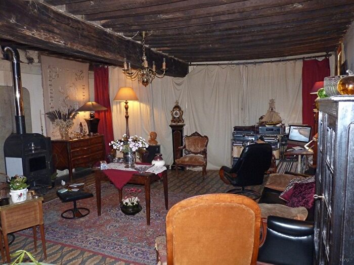Maisons à vendre et appartements à louer - 1