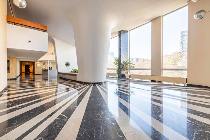 Appartement à vendre - Courbevoie, Hôtel de ville - 6 pièces - 4 chambres