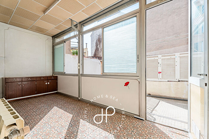 Marseille 6ème, Cours julien, Notre-Dame-des-Monts : Appartement 3 pièces à vendre