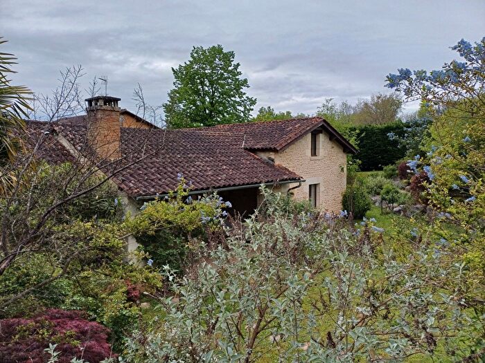 Maison à vendre - Saint-Amand-de-Vergt - 10 pièces - 7 chambres