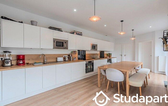 Appartement à louer - Cessoie, Lambersart - 1 pièce - 3 chambres