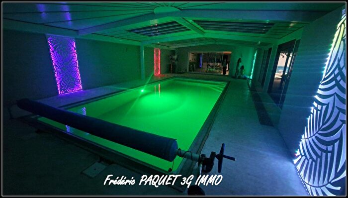 Maison à vendre - Saint-Simon-de-Pellouaille - 8 pièces - 5 chambres