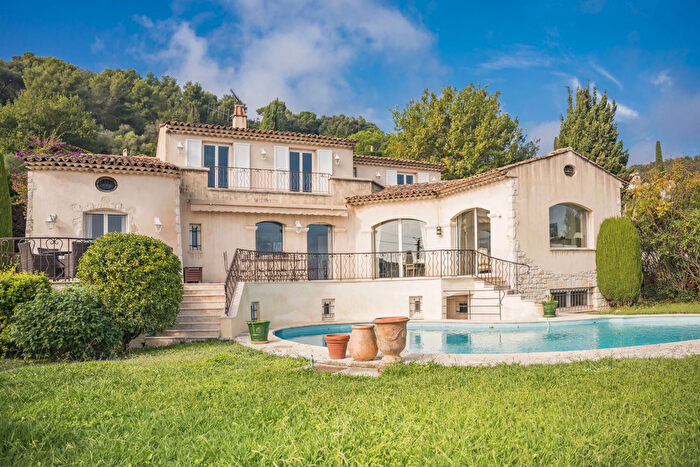 Maison à vendre - La Colle-sur-Loup - 6 pièces - 5 chambres