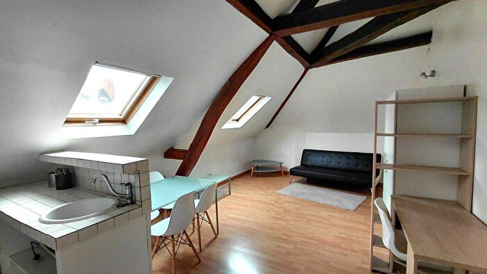 Appartement à louer - Cathédrale, Tours - 1 pièce